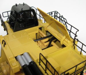 Miniature Construction World - Caterpillar 797F Mining Truck