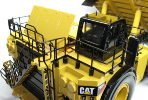 Miniature Construction World - Caterpillar 797F Mining Truck